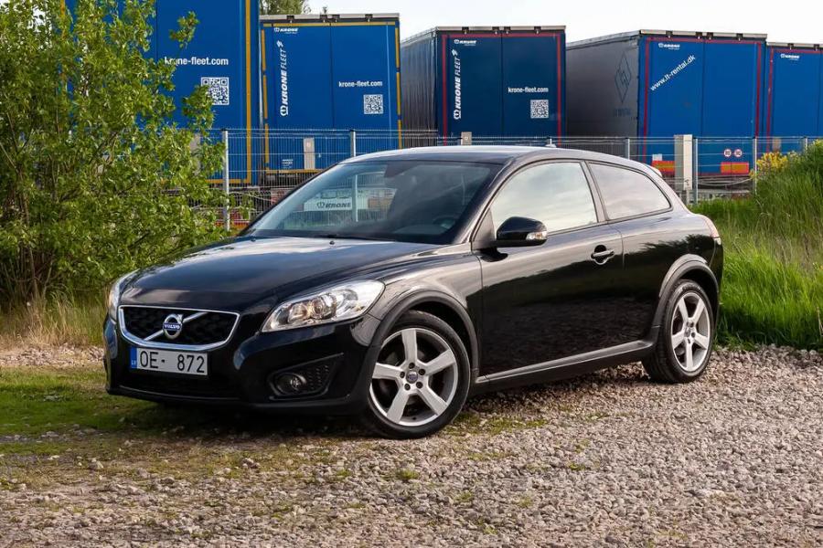 Melns Volvo C30 2012 Rīga, ar dzinēja tilpumu 1.60 L un nobraukumu 191 tūkst. km par 5995 €, foto 4 vietnē AUTOMOTO.COM.LV