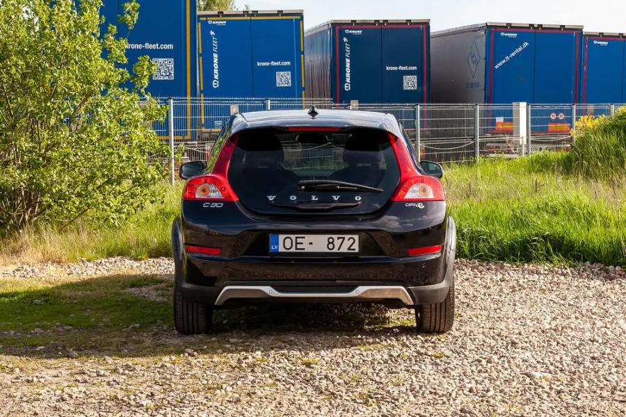Melns Volvo C30 2012 Rīga, ar dzinēja tilpumu 1.60 L un nobraukumu 191 tūkst. km par 5995 €, foto 7 vietnē AUTOMOTO.COM.LV