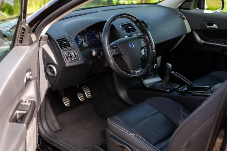 Melns Volvo C30 2012 Rīga, ar dzinēja tilpumu 1.60 L un nobraukumu 191 tūkst. km par 5995 €, foto 12 vietnē AUTOMOTO.COM.LV