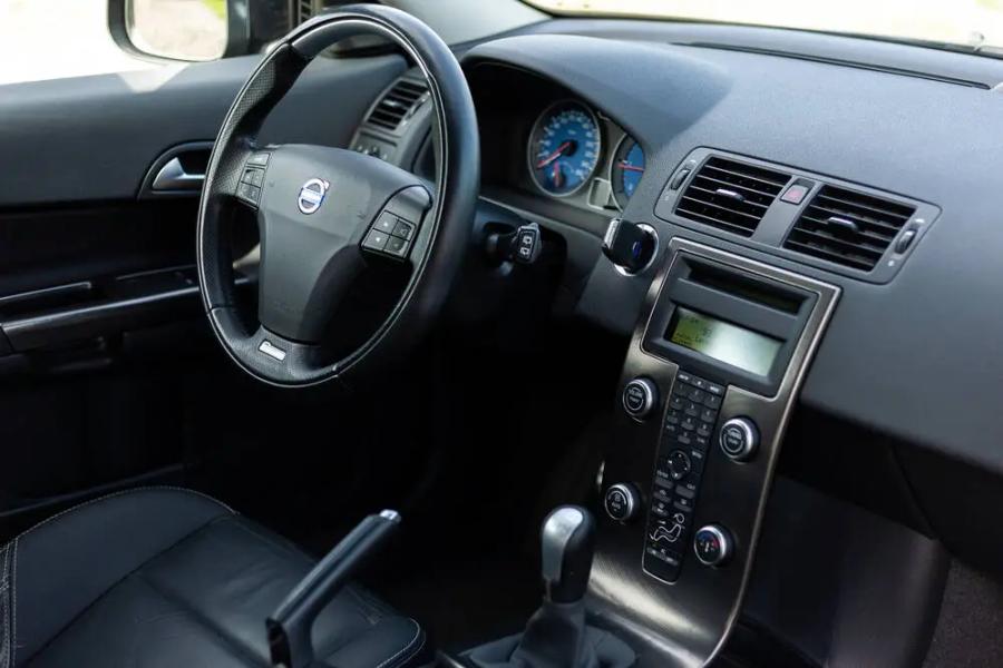 Melns Volvo C30 2012 Rīga, ar dzinēja tilpumu 1.60 L un nobraukumu 191 tūkst. km par 5995 €, foto 28 vietnē AUTOMOTO.COM.LV