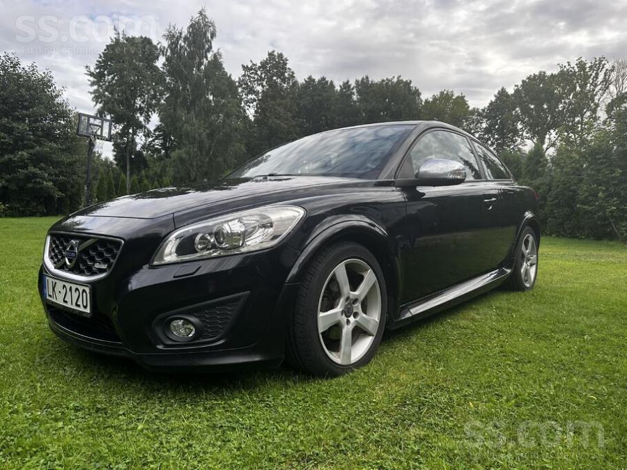 Melns Volvo C30 2012 Jelgava, ar dzinēja tilpumu 1.60 L un nobraukumu 212 tūkst. km par 2950 €, foto 1 vietnē AUTOMOTO.COM.LV