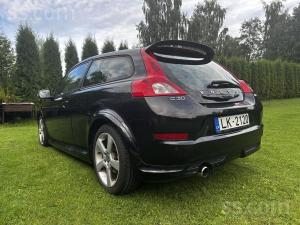 Melns Volvo C30 2012 Jelgava, ar dzinēja tilpumu 1.60 L un nobraukumu 212 tūkst. km par 2950 €, foto 3 vietnē AUTOMOTO.COM.LV