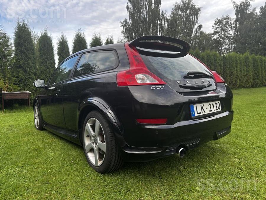 Melns Volvo C30 2012 Jelgava, ar dzinēja tilpumu 1.60 L un nobraukumu 212 tūkst. km par 2950 €, foto 3 vietnē AUTOMOTO.COM.LV