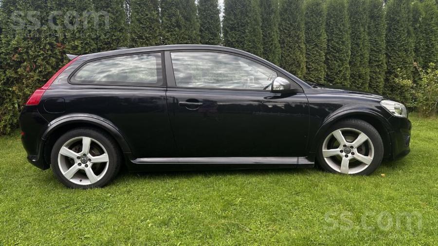 Melns Volvo C30 2012 Jelgava, ar dzinēja tilpumu 1.60 L un nobraukumu 212 tūkst. km par 2950 €, foto 5 vietnē AUTOMOTO.COM.LV