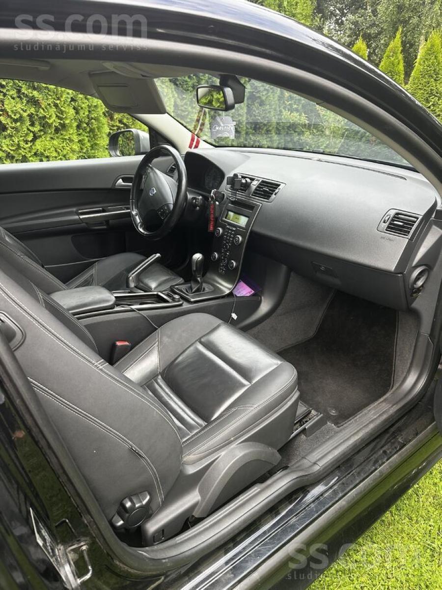 Melns Volvo C30 2012 Jelgava, ar dzinēja tilpumu 1.60 L un nobraukumu 212 tūkst. km par 2950 €, foto 7 vietnē AUTOMOTO.COM.LV