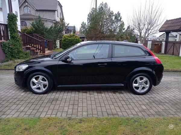 Black Volvo C30 2013 in Siauliai, with an engine capacity of 1.60 L and mileage of 266 thousand km for 4300 €, photo 10 on AUTOMOTO.COM.LV