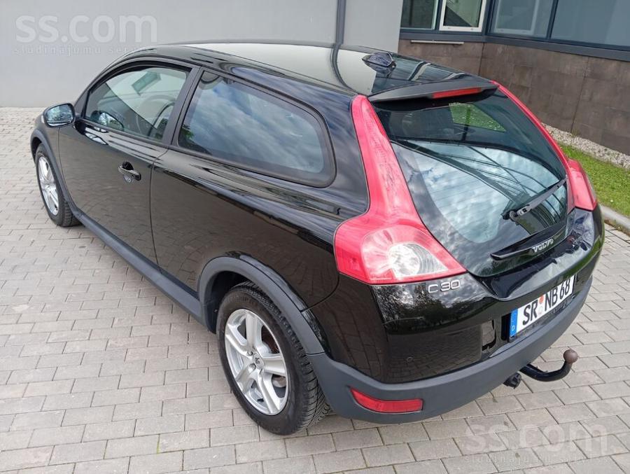 Melns Volvo C30 2007 Balvi, ar dzinēja tilpumu 1.60 L un nobraukumu 204 tūkst. km par 5500 €, foto 13 vietnē AUTOMOTO.COM.LV
