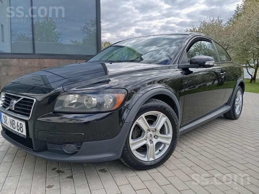 Melns Volvo C30 2007 Balvi, ar dzinēja tilpumu 1.60 L un nobraukumu 204 tūkst. km par 5500 €, foto 15 vietnē AUTOMOTO.COM.LV