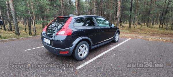 Melns Volvo C30 2007 Tallina, ar dzinēja tilpumu 1.80 L un nobraukumu 185 tūkst. km par 3300 €, foto 11 vietnē AUTOMOTO.COM.LV