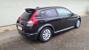 Black Volvo C30 2007 in Ogre, with an engine capacity of 1.60 L and mileage of 256 thousand km for 3250 €, photo 4 on AUTOMOTO.COM.LV