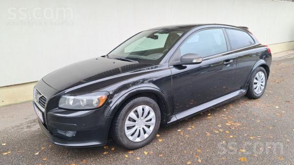 Black Volvo C30 2007 in Ogre, with an engine capacity of 1.60 L and mileage of 256 thousand km for 3350 €, photo 5 on AUTOMOTO.COM.LV