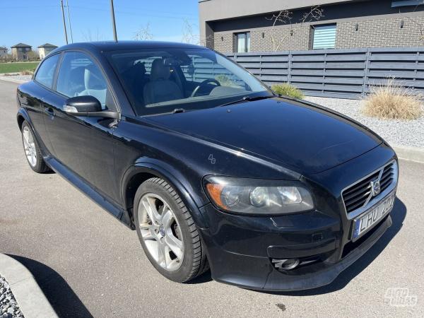 Melns Volvo C30 2007 Kauņa, ar dzinēja tilpumu 2.00 L un nobraukumu 269 tūkst. km par 1750 €, foto 2 vietnē AUTOMOTO.COM.LV
