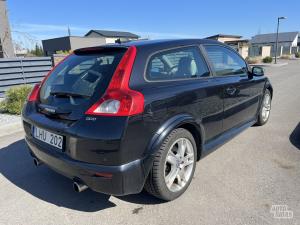 Melns Volvo C30 2007 Kauņa, ar dzinēja tilpumu 2.00 L un nobraukumu 269 tūkst. km par 1750 €, foto 3 vietnē AUTOMOTO.COM.LV