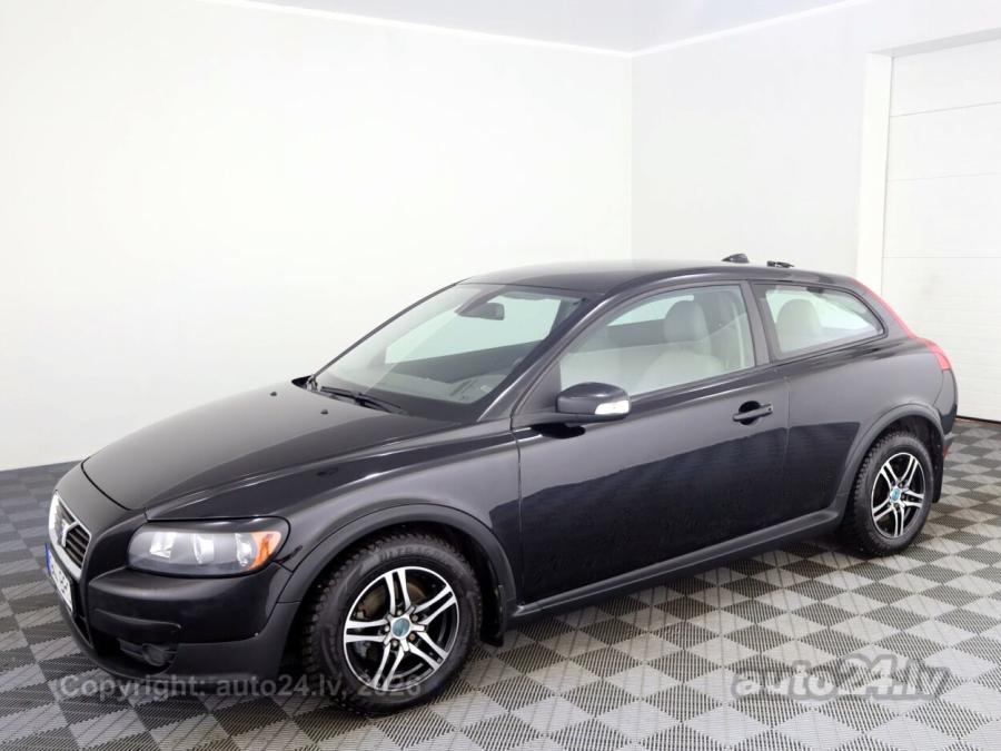 Black Volvo C30 2007 in Tallinn, with an engine capacity of 1.60 L and mileage of 242 thousand km for 1999 €, photo 2 on AUTOMOTO.COM.LV