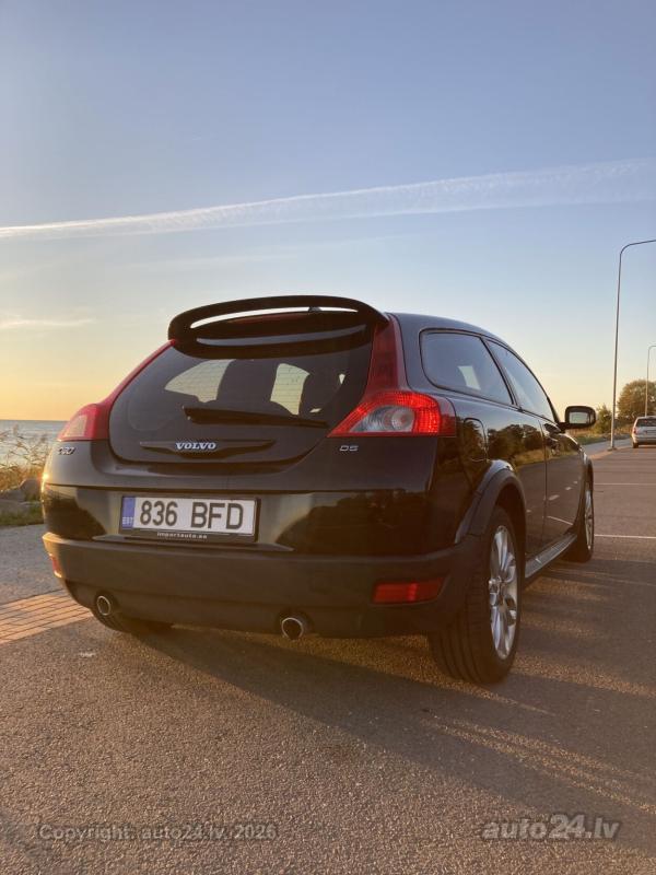 Melns Volvo C30 2007 Tallina, ar dzinēja tilpumu 2.40 L un nobraukumu 287 tūkst. km par 4999 €, foto 8 vietnē AUTOMOTO.COM.LV
