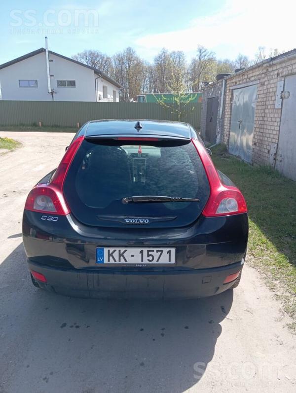 Melns Volvo C30 2007 Saldus, ar dzinēja tilpumu 2.00 L un nobraukumu 352 tūkst. km par 1850 €, foto 6 vietnē AUTOMOTO.COM.LV