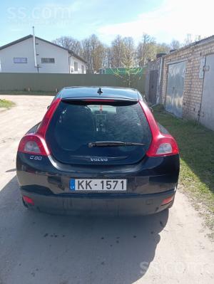 Melns Volvo C30 2007 Saldus, ar dzinēja tilpumu 2.00 L un nobraukumu 352 tūkst. km par 1850 €, foto 7 vietnē AUTOMOTO.COM.LV