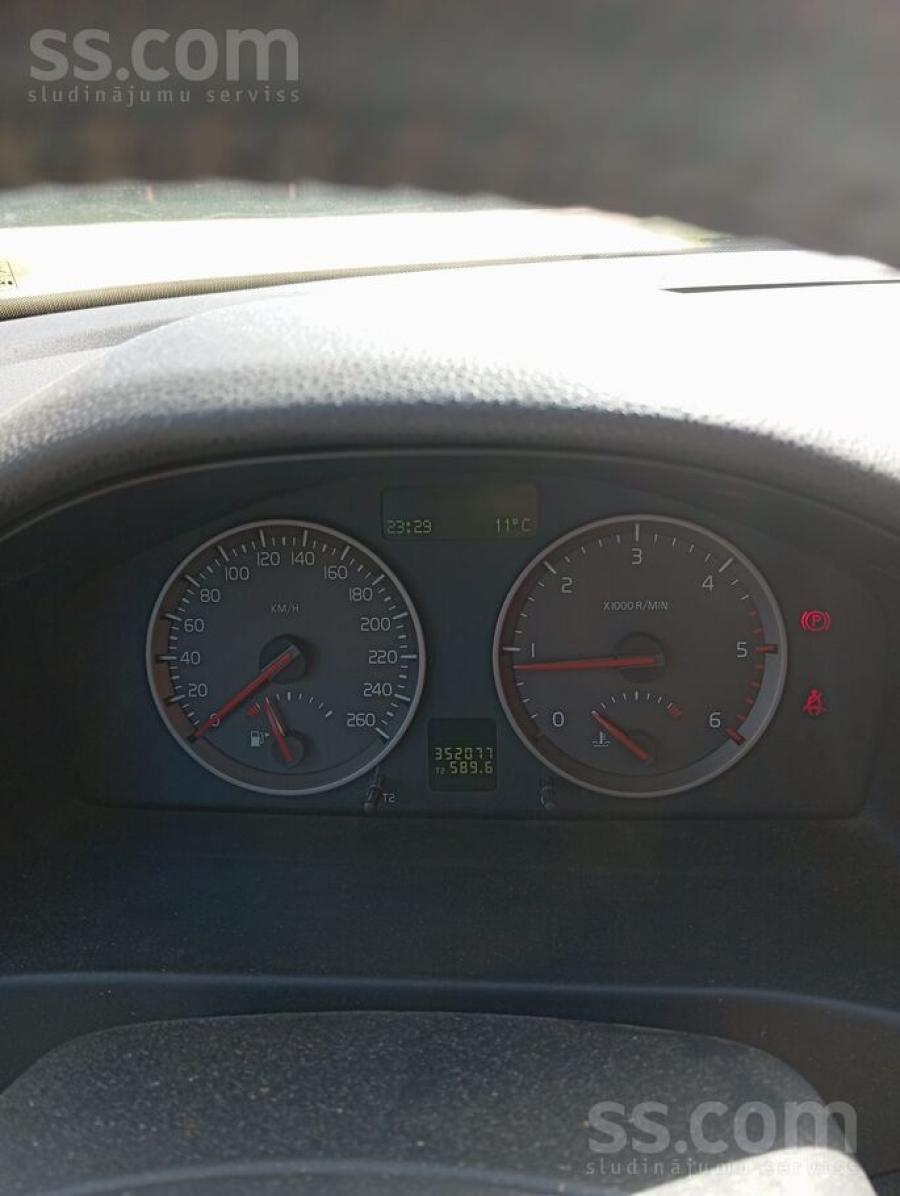 Melns Volvo C30 2007 Saldus, ar dzinēja tilpumu 2.00 L un nobraukumu 352 tūkst. km par 1850 €, foto 11 vietnē AUTOMOTO.COM.LV