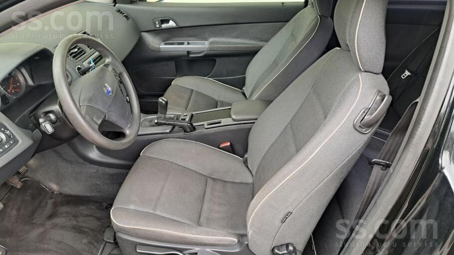 Melns Volvo C30 2007 Ogre, ar dzinēja tilpumu 1.60 L un nobraukumu 256 tūkst. km par 2750 €, foto 16 vietnē AUTOMOTO.COM.LV