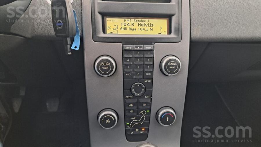 Melns Volvo C30 2007 Ogre, ar dzinēja tilpumu 1.60 L un nobraukumu 256 tūkst. km par 2750 €, foto 20 vietnē AUTOMOTO.COM.LV