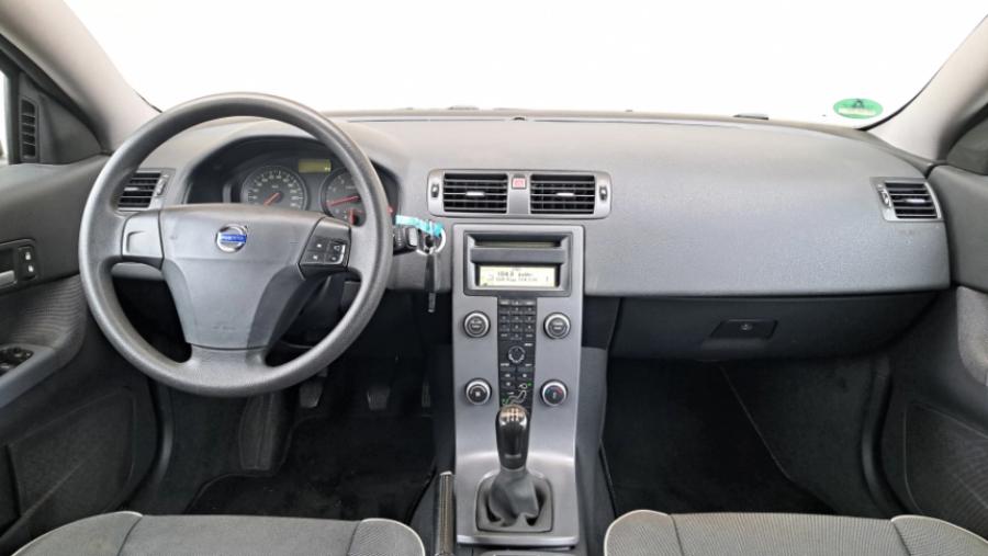 Melns Volvo C30 2007 Rīga, ar dzinēja tilpumu 1.60 L un nobraukumu 257 tūkst. km par 3750 €, foto 5 vietnē AUTOMOTO.COM.LV