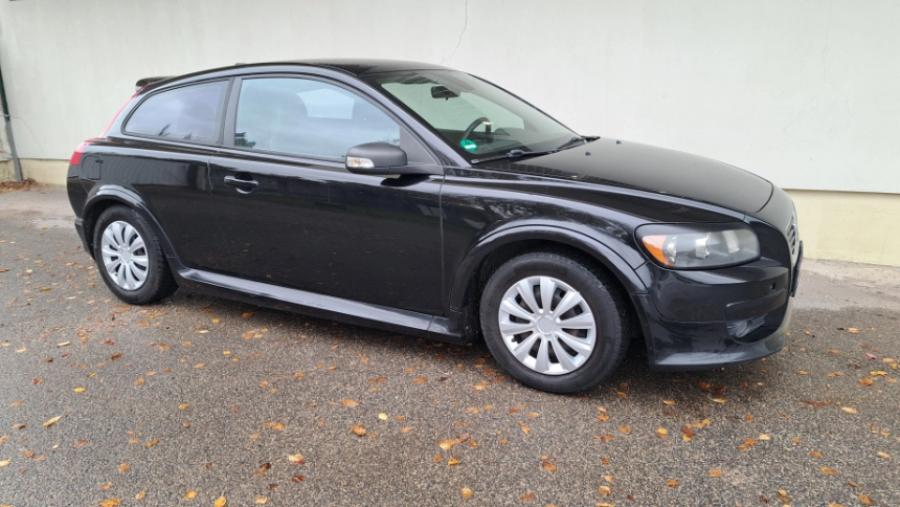Melns Volvo C30 2007 Rīga, ar dzinēja tilpumu 1.60 L un nobraukumu 257 tūkst. km par 3750 €, foto 6 vietnē AUTOMOTO.COM.LV