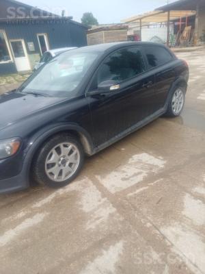 Black Volvo C30 2007 in Jekabpils, with an engine capacity of 2.00 L and mileage of 0 thousand km for 3200 €, photo 5 on AUTOMOTO.COM.LV