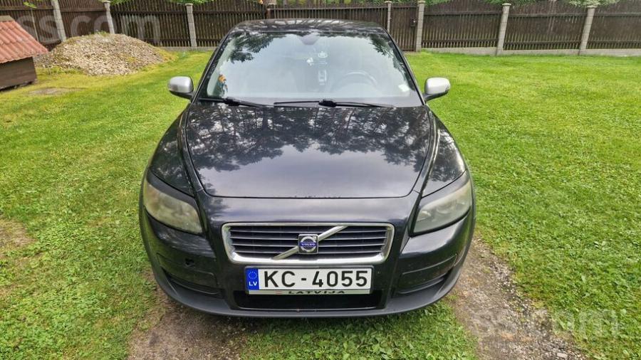 Melns Volvo C30 2007 Rīga, ar dzinēja tilpumu 1.60 L un nobraukumu 338 tūkst. km par 2500 €, foto 1 vietnē AUTOMOTO.COM.LV
