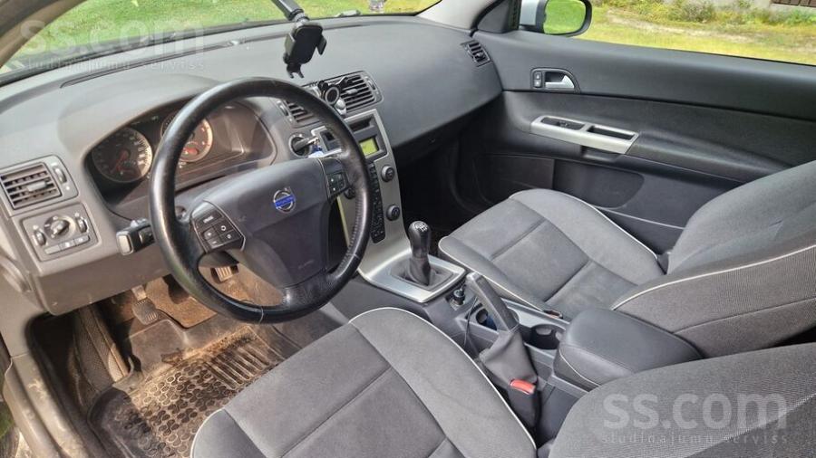 Melns Volvo C30 2007 Rīga, ar dzinēja tilpumu 1.60 L un nobraukumu 338 tūkst. km par 2500 €, foto 12 vietnē AUTOMOTO.COM.LV