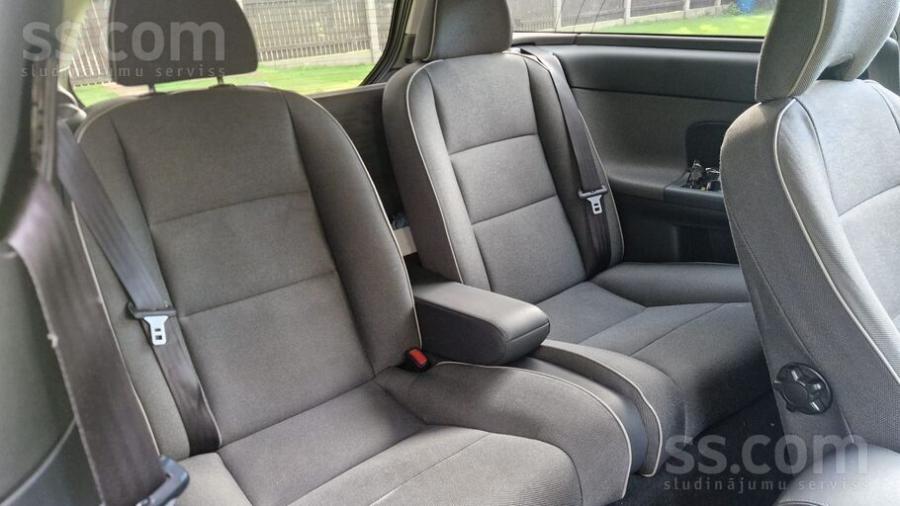 Melns Volvo C30 2007 Rīga, ar dzinēja tilpumu 1.60 L un nobraukumu 338 tūkst. km par 2500 €, foto 18 vietnē AUTOMOTO.COM.LV
