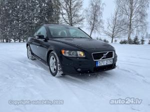Melns Volvo C30 2008 Tallina, ar dzinēja tilpumu 1.60 L un nobraukumu 0 tūkst. km par 3000 €, foto  vietnē AUTOMOTO.COM.LV