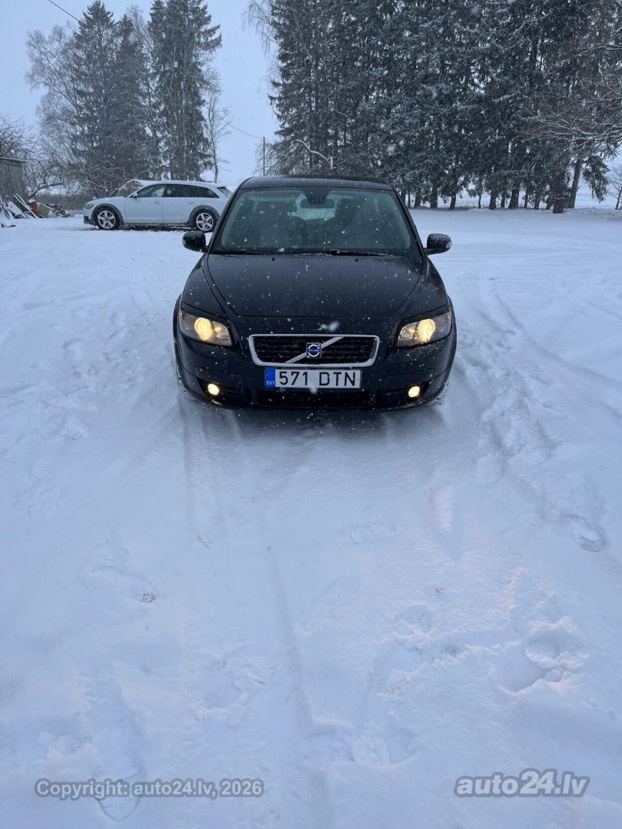 Melns Volvo C30 2008 Tallina, ar dzinēja tilpumu 1.60 L un nobraukumu 0 tūkst. km par 3000 €, foto 5 vietnē AUTOMOTO.COM.LV