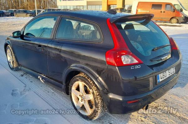 Melns Volvo C30 2008 Tartu, ar dzinēja tilpumu 2.00 L un nobraukumu 215 tūkst. km par 3900 €, foto 2 vietnē AUTOMOTO.COM.LV