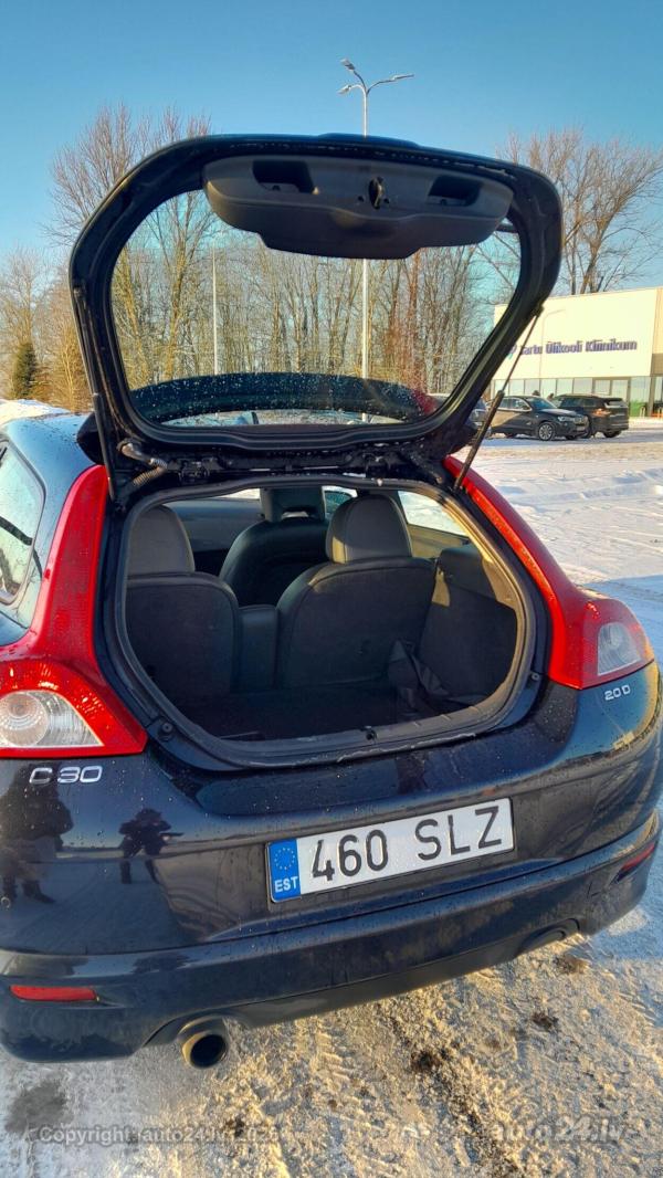 Melns Volvo C30 2008 Tartu, ar dzinēja tilpumu 2.00 L un nobraukumu 215 tūkst. km par 3900 €, foto 5 vietnē AUTOMOTO.COM.LV