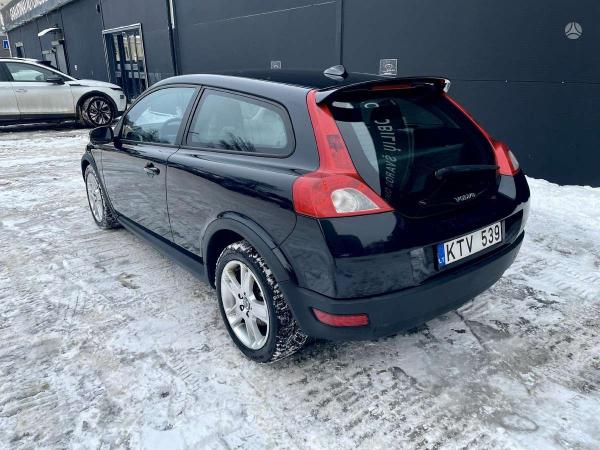 Black Volvo C30 2008 in Vilnius, with an engine capacity of 2.00 L and mileage of 241 thousand km for 3000 €, photo 4 on AUTOMOTO.COM.LV