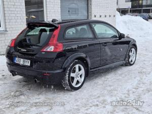 Black Volvo C30 2008 in Tallinn, with an engine capacity of 2.40 L and mileage of 205 thousand km for 4300 €, photo 4 on AUTOMOTO.COM.LV