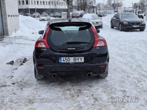 Black Volvo C30 2008 in Tallinn, with an engine capacity of 2.40 L and mileage of 205 thousand km for 4300 €, photo 5 on AUTOMOTO.COM.LV