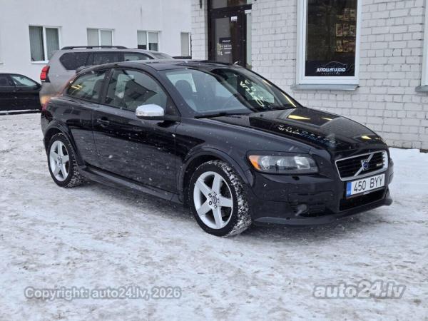 Black Volvo C30 2008 in Tallinn, with an engine capacity of 2.40 L and mileage of 205 thousand km for 4300 €, photo 6 on AUTOMOTO.COM.LV