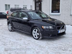 Black Volvo C30 2008 in Tallinn, with an engine capacity of 2.40 L and mileage of 205 thousand km for 4300 €, photo 6 on AUTOMOTO.COM.LV