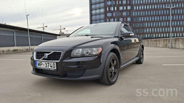 Черный Вольво Ц30 2008 в Рига, объемом двигателя 1.60 л и пробегом 288 тыс. км за 2150 €, фото 2 на AUTOMOTO.COM.LV