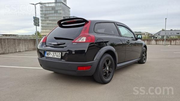 Черный Вольво Ц30 2008 в Рига, объемом двигателя 1.60 л и пробегом 288 тыс. км за 2150 €, фото 4 на AUTOMOTO.COM.LV