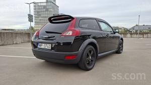 Melns Volvo C30 2008 Rīga, ar dzinēja tilpumu 1.60 L un nobraukumu 288 tūkst. km par 2150 €, foto 5 vietnē AUTOMOTO.COM.LV