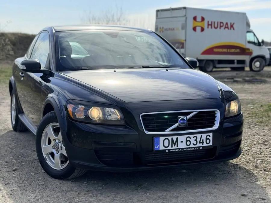 Черный Вольво Ц30 2008 в Рига, объемом двигателя 1.60 л и пробегом 285 тыс. км за 3200 €, фото 1 на AUTOMOTO.COM.LV