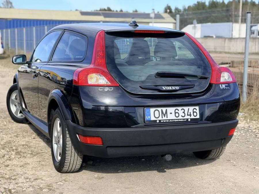 Черный Вольво Ц30 2008 в Рига, объемом двигателя 1.60 л и пробегом 285 тыс. км за 3200 €, фото 3 на AUTOMOTO.COM.LV