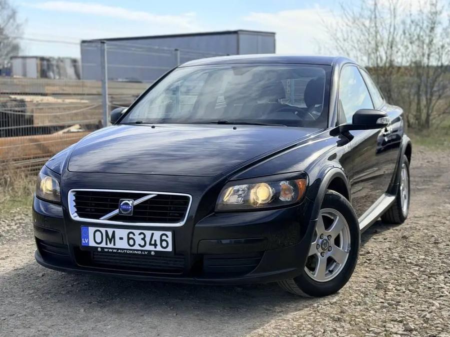 Черный Вольво Ц30 2008 в Рига, объемом двигателя 1.60 л и пробегом 285 тыс. км за 3200 €, фото 4 на AUTOMOTO.COM.LV