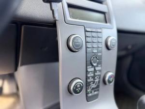 Черный Вольво Ц30 2008 в Рига, объемом двигателя 1.60 л и пробегом 285 тыс. км за 3200 €, фото 12 на AUTOMOTO.COM.LV