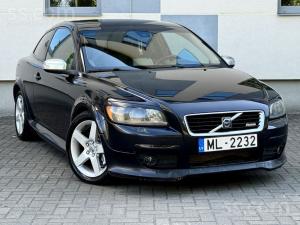Black Volvo C30 2008 in Jelgava, with an engine capacity of 2.40 L and mileage of 373 thousand km for 3250 €, photo 3 on AUTOMOTO.COM.LV