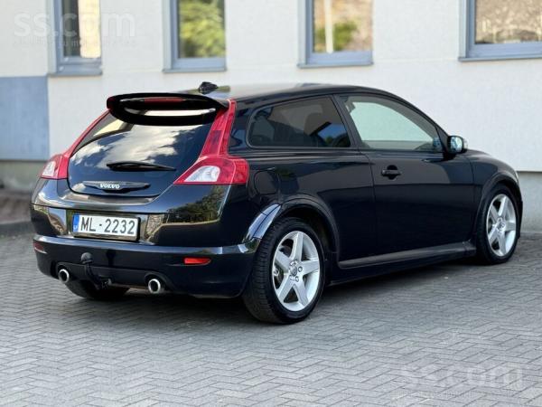 Melns Volvo C30 2008 Jelgava, ar dzinēja tilpumu 2.40 L un nobraukumu 373 tūkst. km par 3250 €, foto 7 vietnē AUTOMOTO.COM.LV