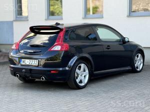 Black Volvo C30 2008 in Jelgava, with an engine capacity of 2.40 L and mileage of 373 thousand km for 3250 €, photo 8 on AUTOMOTO.COM.LV