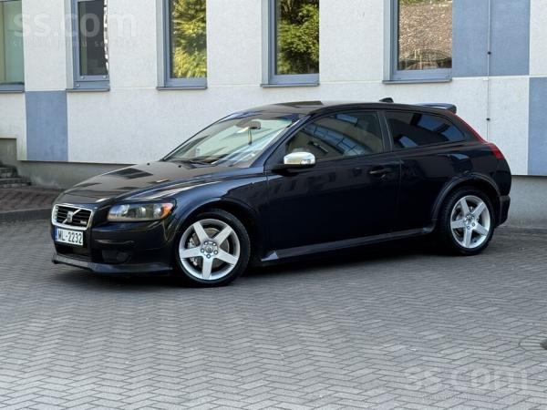 Melns Volvo C30 2008 Jelgava, ar dzinēja tilpumu 2.40 L un nobraukumu 373 tūkst. km par 3250 €, foto 9 vietnē AUTOMOTO.COM.LV